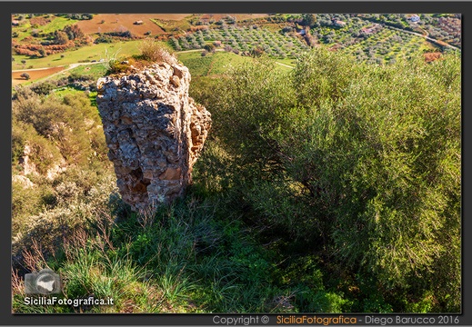 Enna / Leonforte / Archeologia / Castello di Guzzetta | Sicilia Fotografica